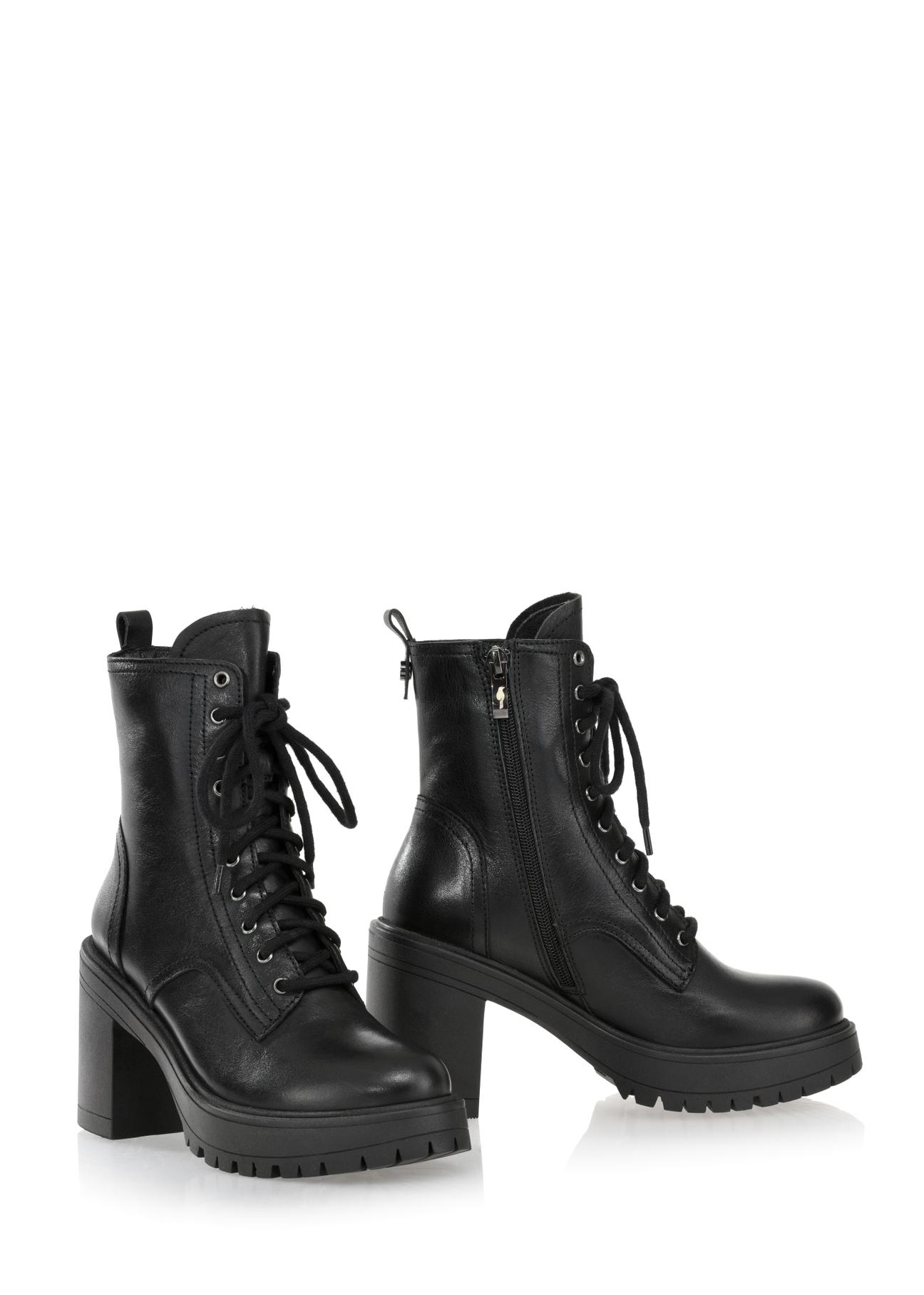 OCHNIK - Czarne skórzane botki na platformie BUTYD-1040-99(Z23)